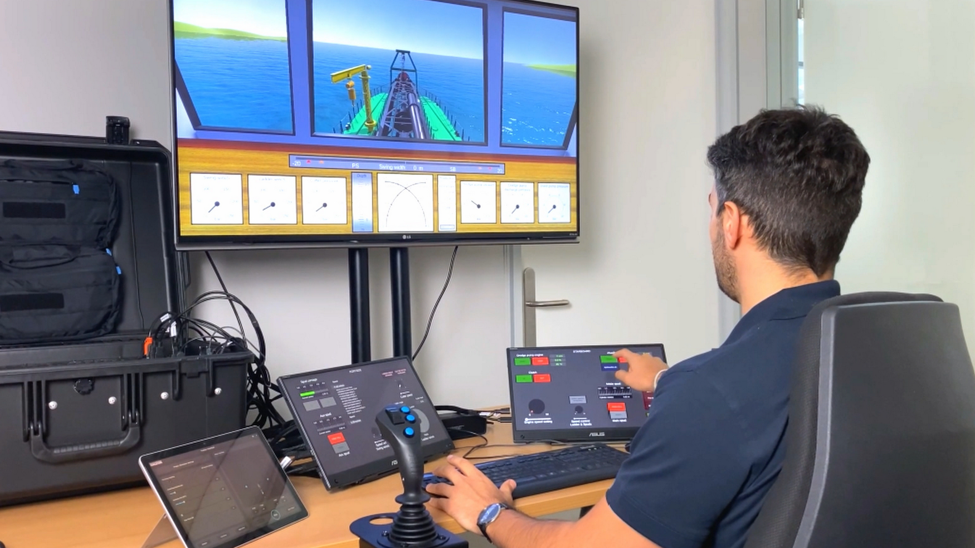 Dredging efficiency with Dutch Dredging Simulators